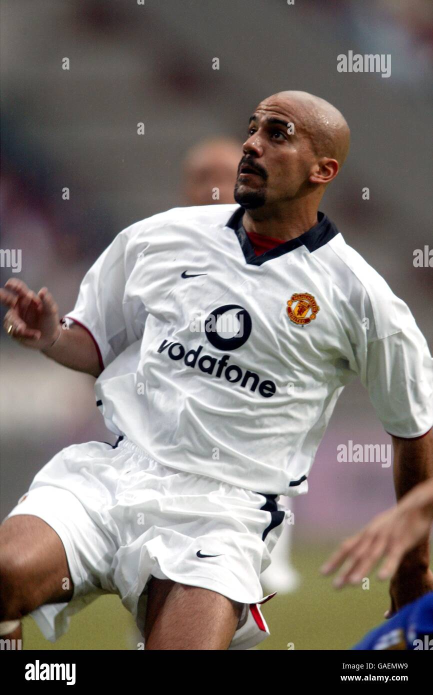 Manchester uniteds juan sebastian veron in action against parma hi-res ...