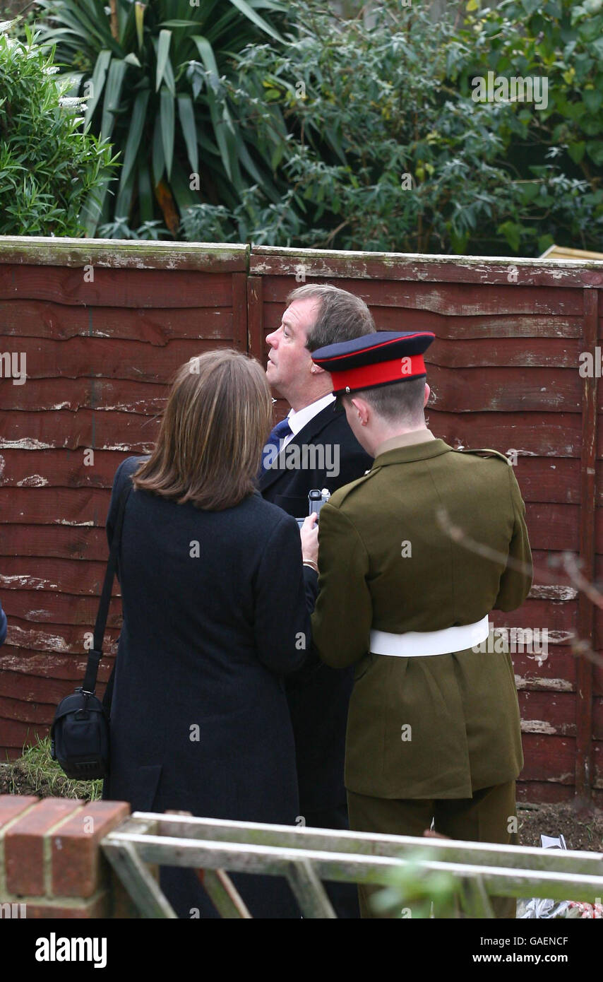 Body daughter discovered buried in garden hi-res stock photography and ...