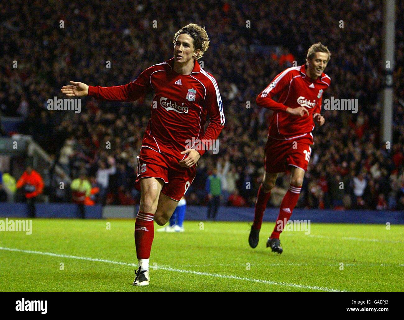 Liverpools fernando torres celebrates scoring hi-res stock photography ...