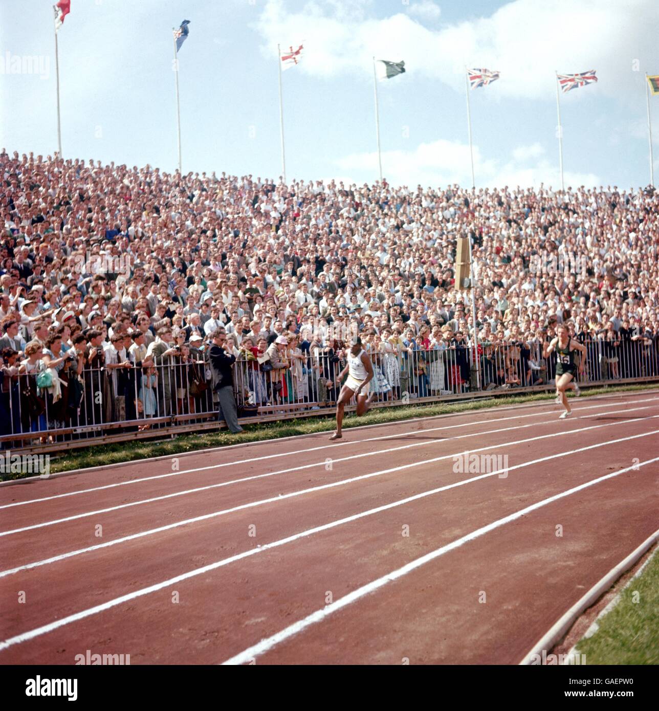 Athletics 6th british empire and commonwealth games cardiff hi-res ...