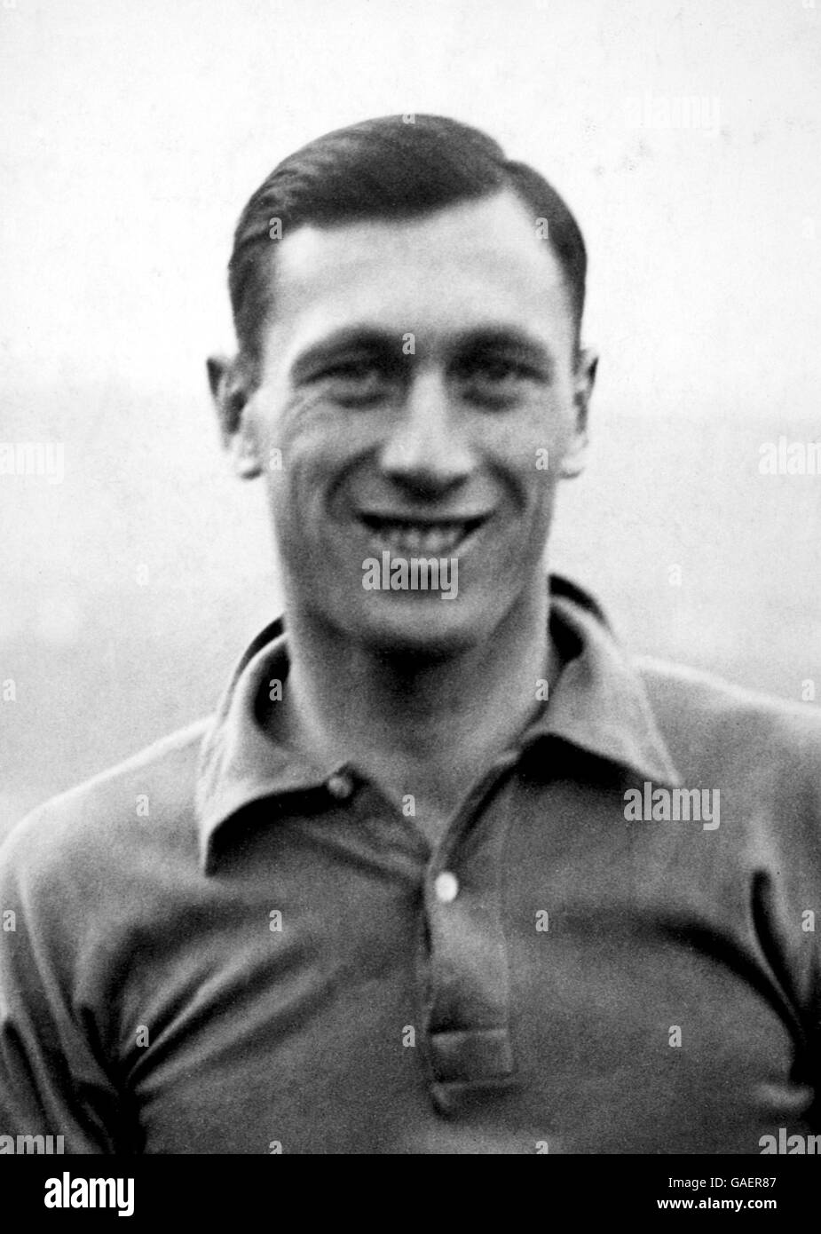 Soccer - Football League Division One - Brentford v Everton. Joe Mercer ...