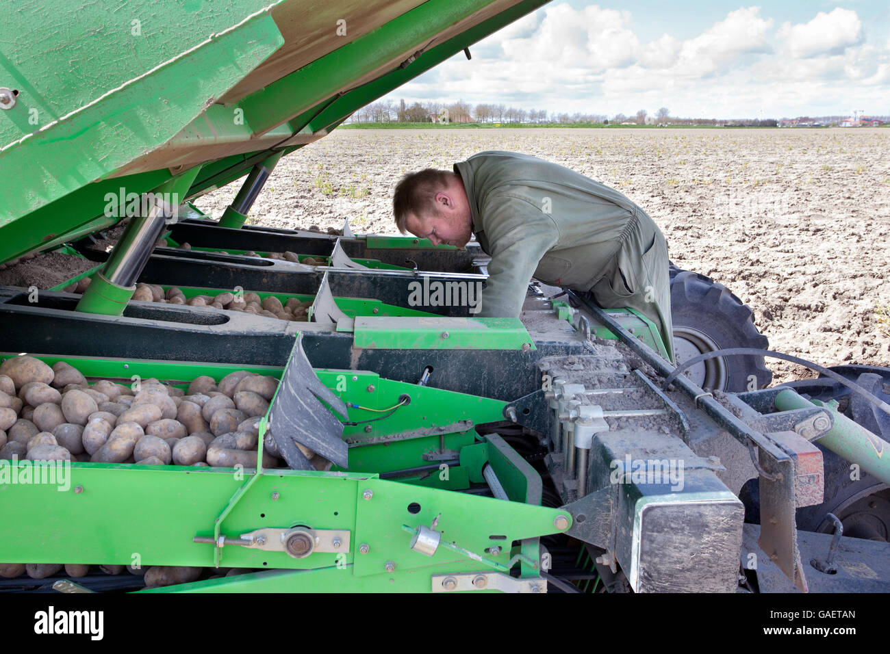 Potato planter hi-res stock photography and images - Alamy