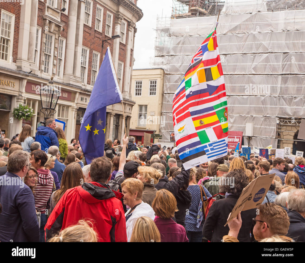 1000 people crowd hi-res stock photography and images - Alamy