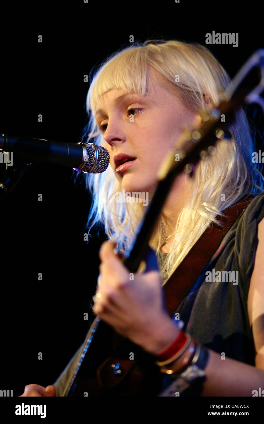Laura marling guitar hi-res stock photography and images - Alamy