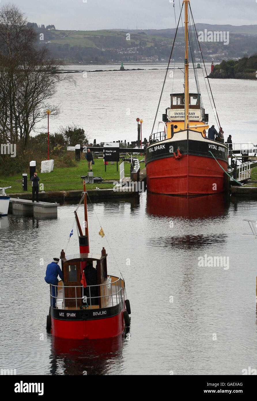 One of the last remaining Clyde puffers, the "Vital Spark", returns to ...