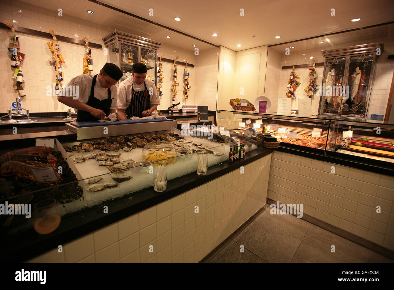 Fortnum and Mason. Fish counter, Fortnum & Mason Stock Photo - Alamy