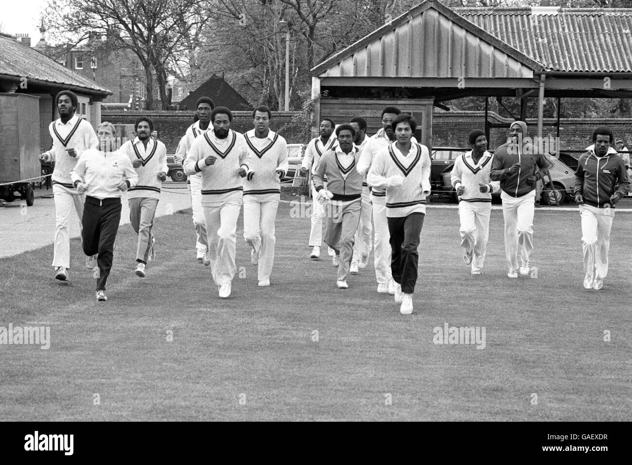Sport cricket jogging Black and White Stock Photos & Images - Alamy