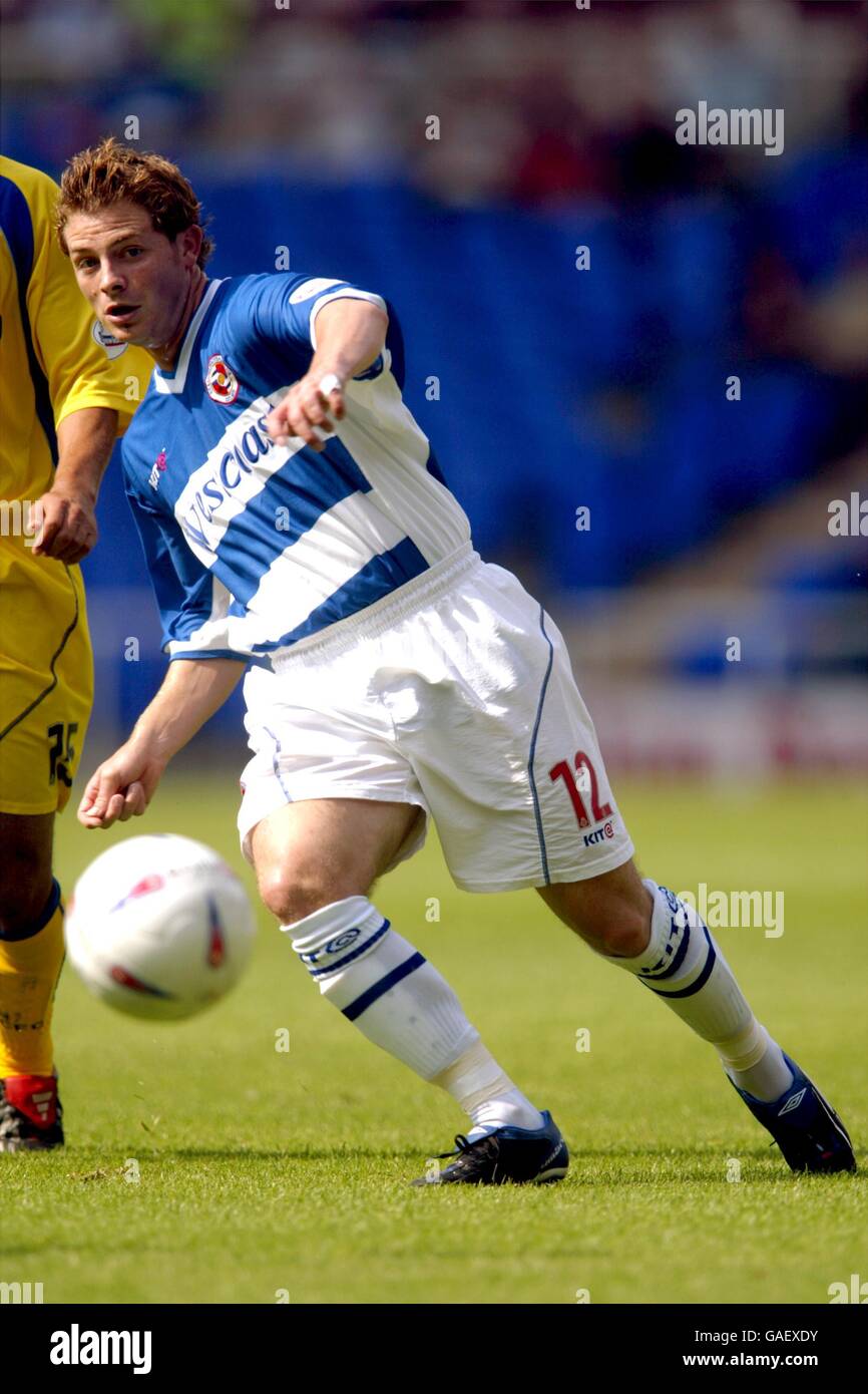 Jamie cureton reading hi-res stock photography and images - Alamy