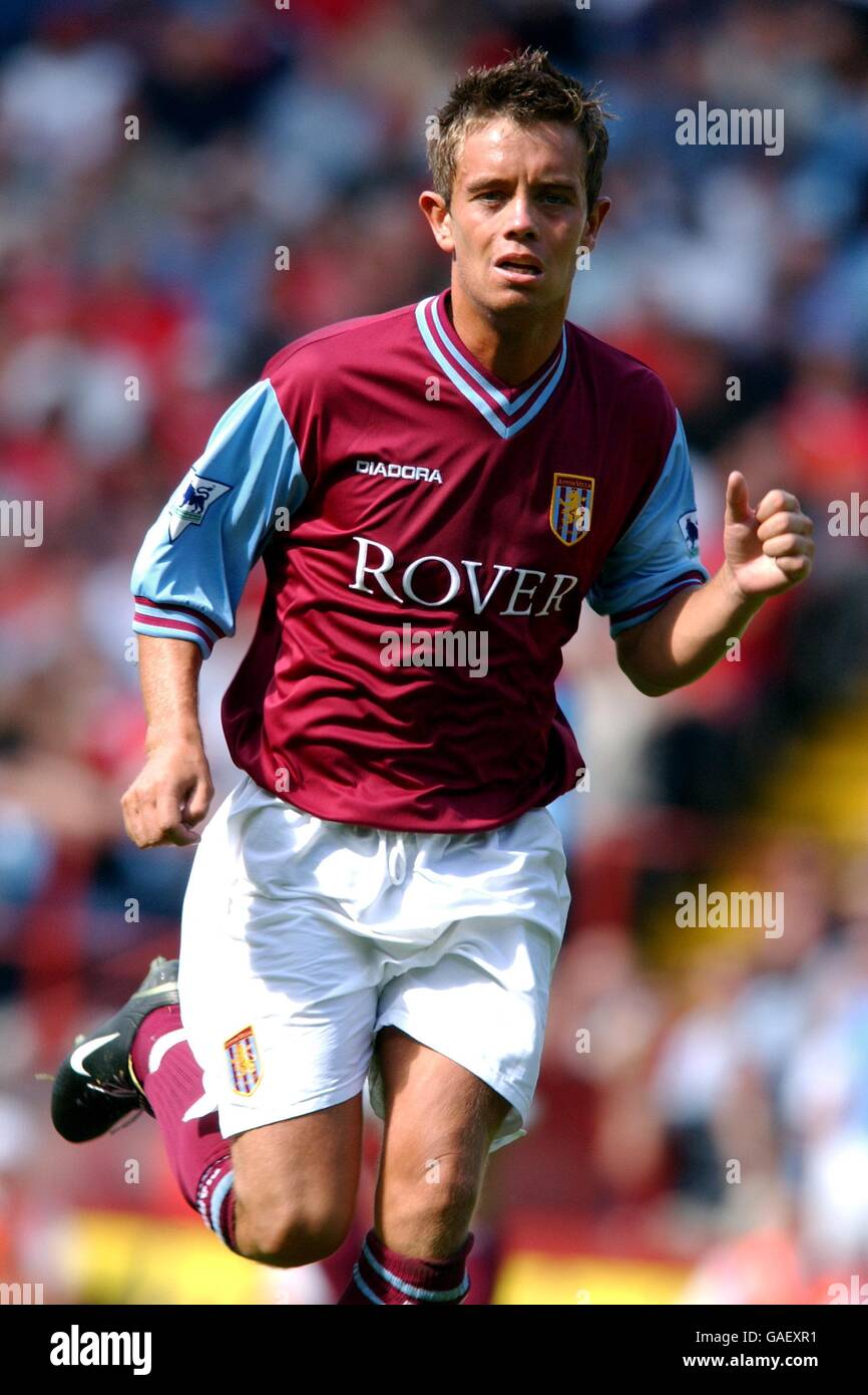 Soccer lee hendrie hi-res stock photography and images - Alamy