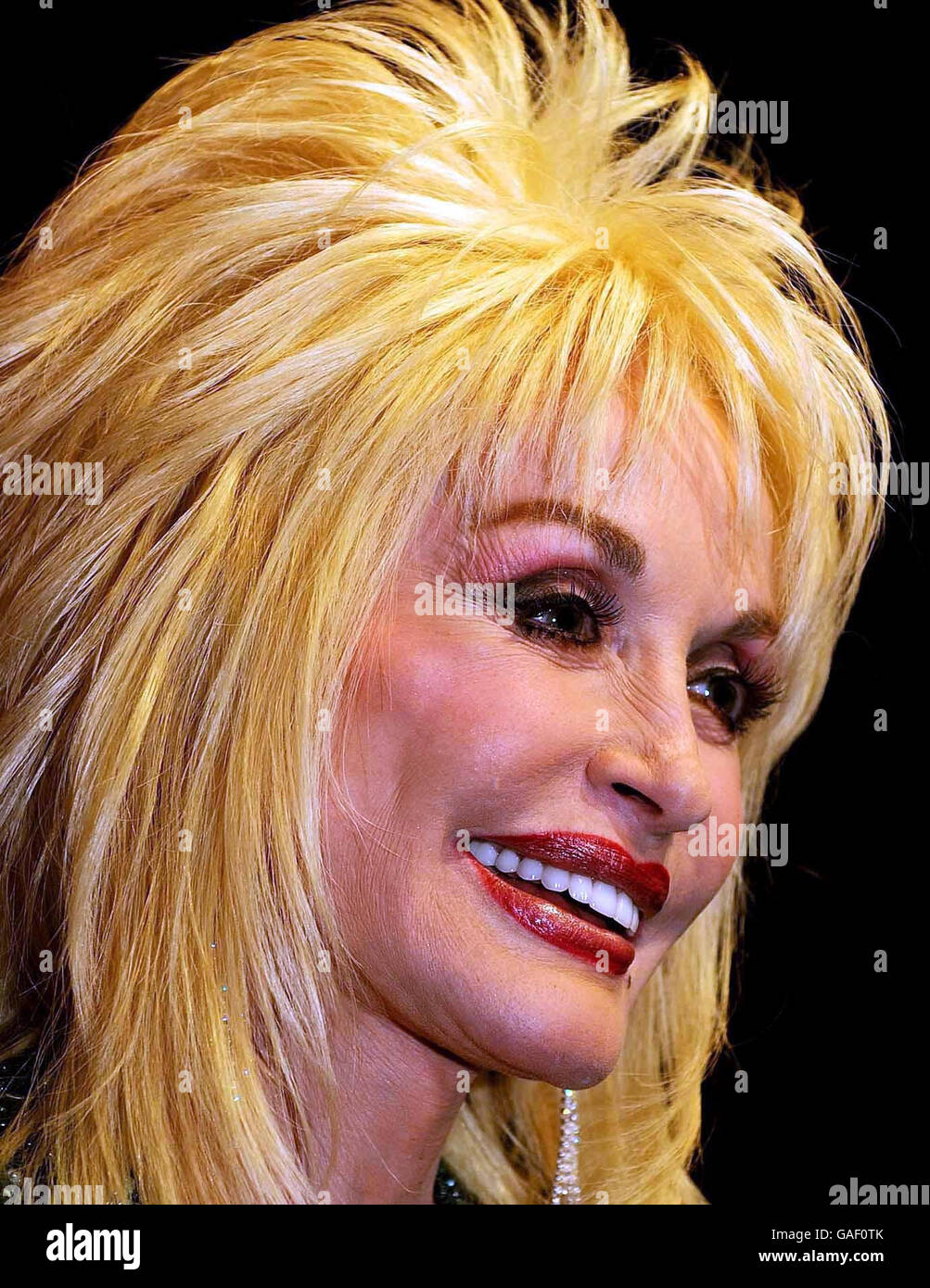 Country superstar Dolly Parton launches Imagination Library, her ...