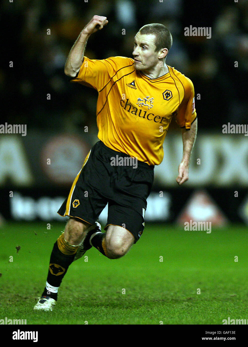 Wolverhampton Wanderers' Stephen Elliott celebrates scoring a penalty ...
