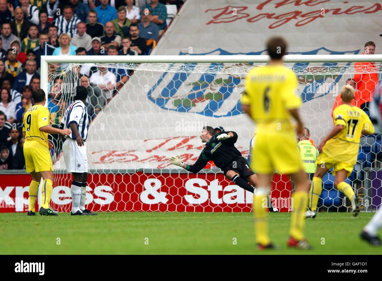 West Bromwich Albion's goalkeeper Russell Hoult dives in vain as Leeds ...