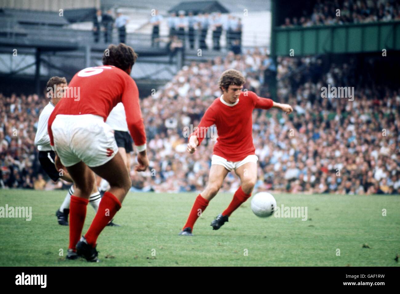 Watney cup final hi-res stock photography and images - Alamy