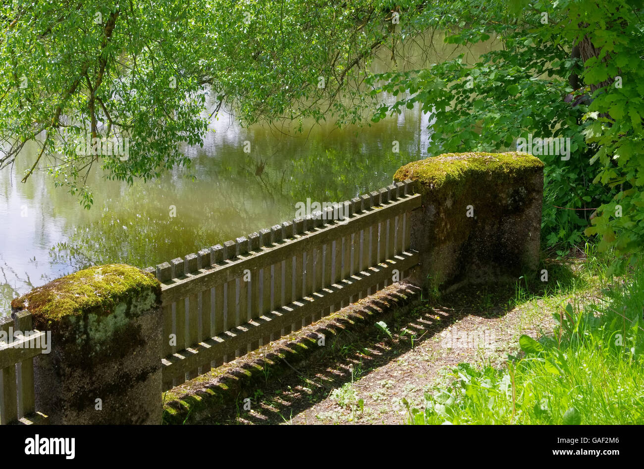 Stockade fence hi-res stock photography and images - Alamy