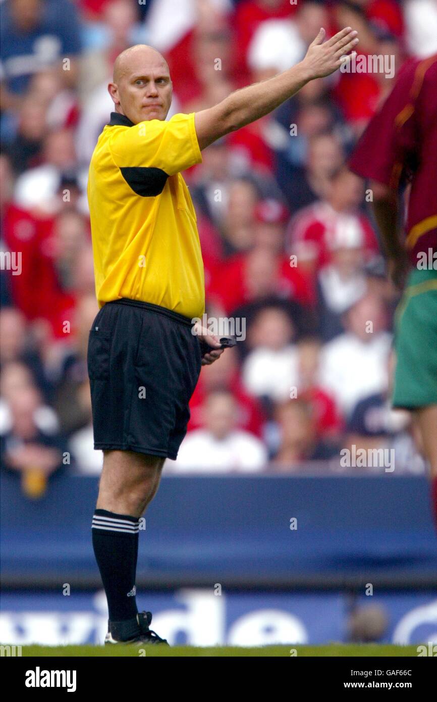 Referee Tom Henning Ovrebo High Resolution Stock Photography and Images ...