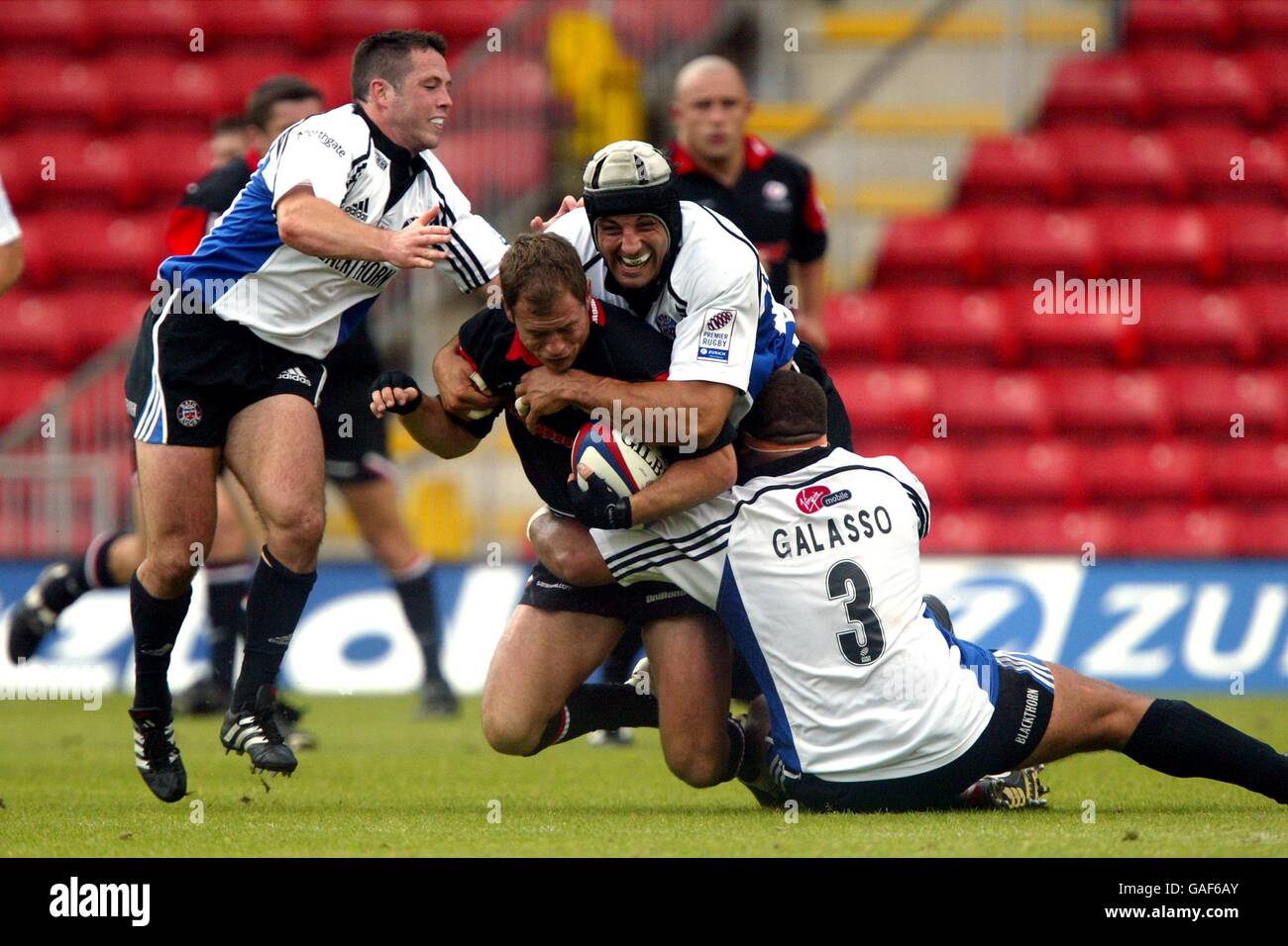 Emp01 action sara v bath hi-res stock photography and images - Alamy