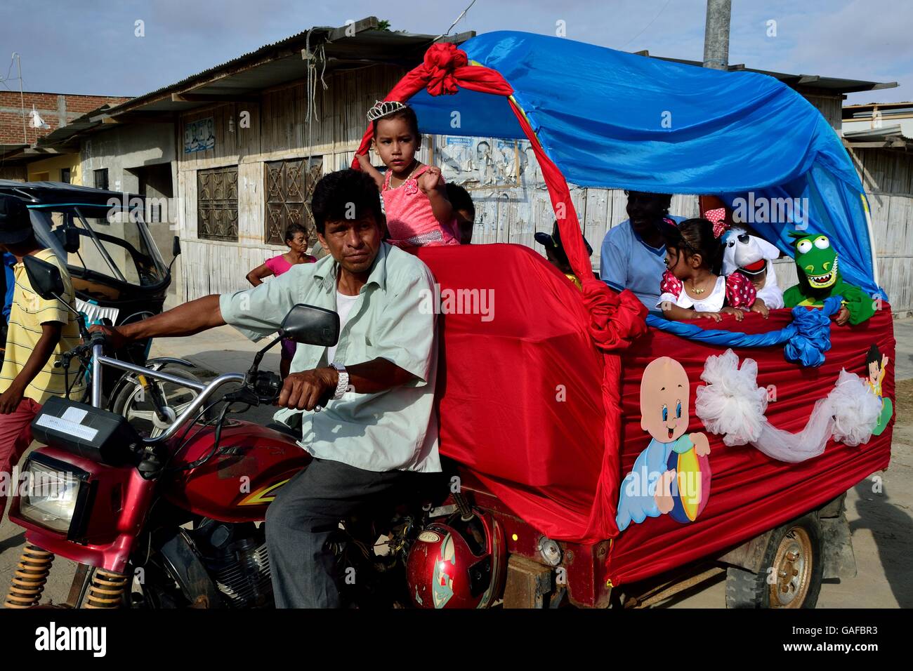 Parades At Disney High Resolution Stock Photography and Images - Alamy