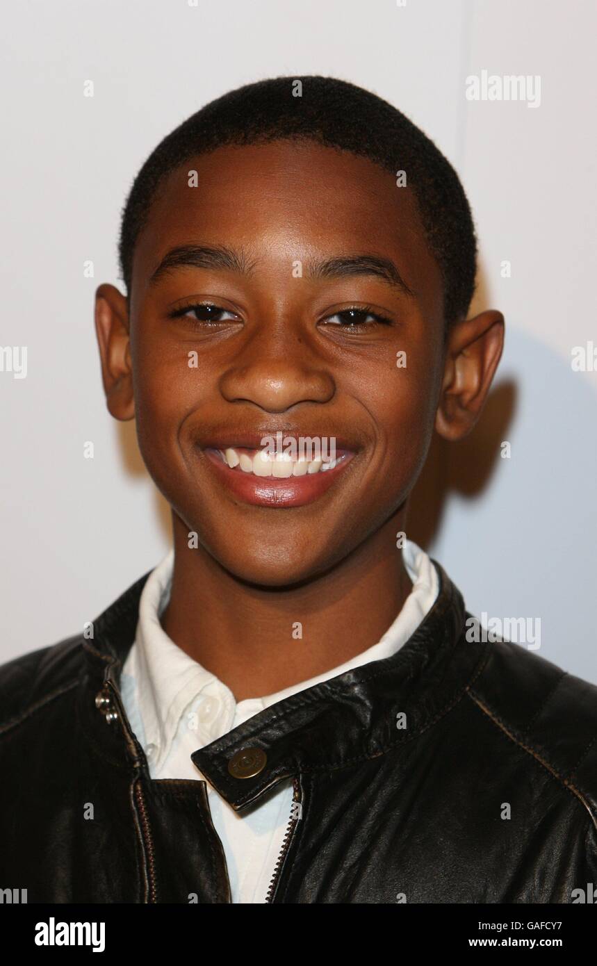 Justin Martin arrives at the premiere of The Great Debaters at the ...