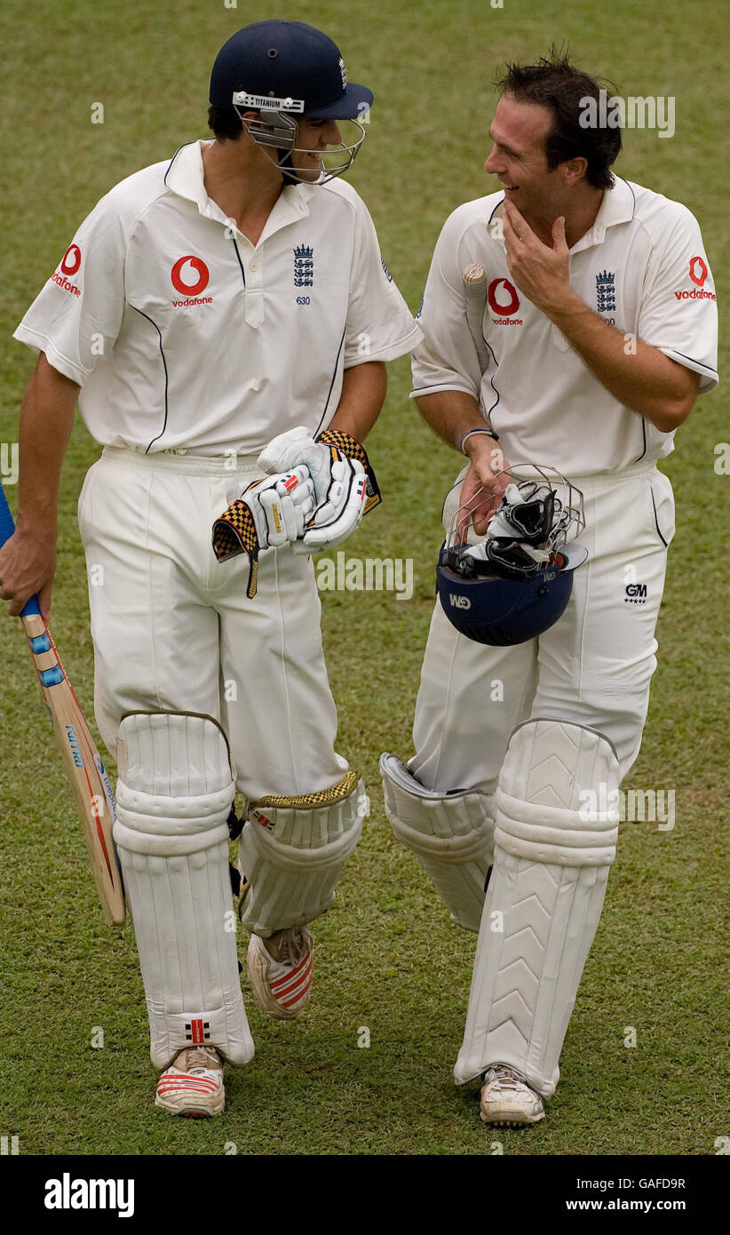 Cook holding cricket bat hi-res stock photography and images - Alamy