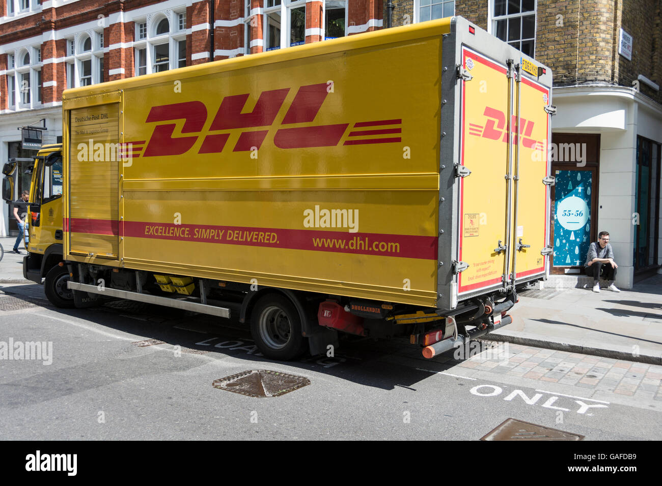 Dhl lorry hi-res stock photography and images - Alamy