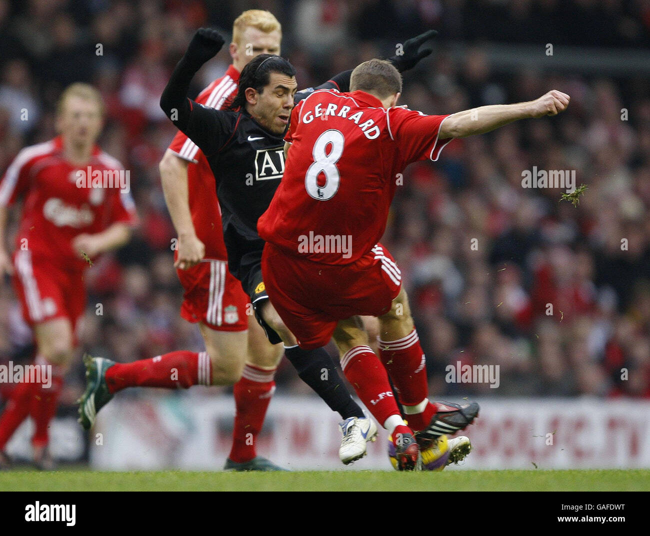 Liverpool manchester united tackle hi-res stock photography and images ...