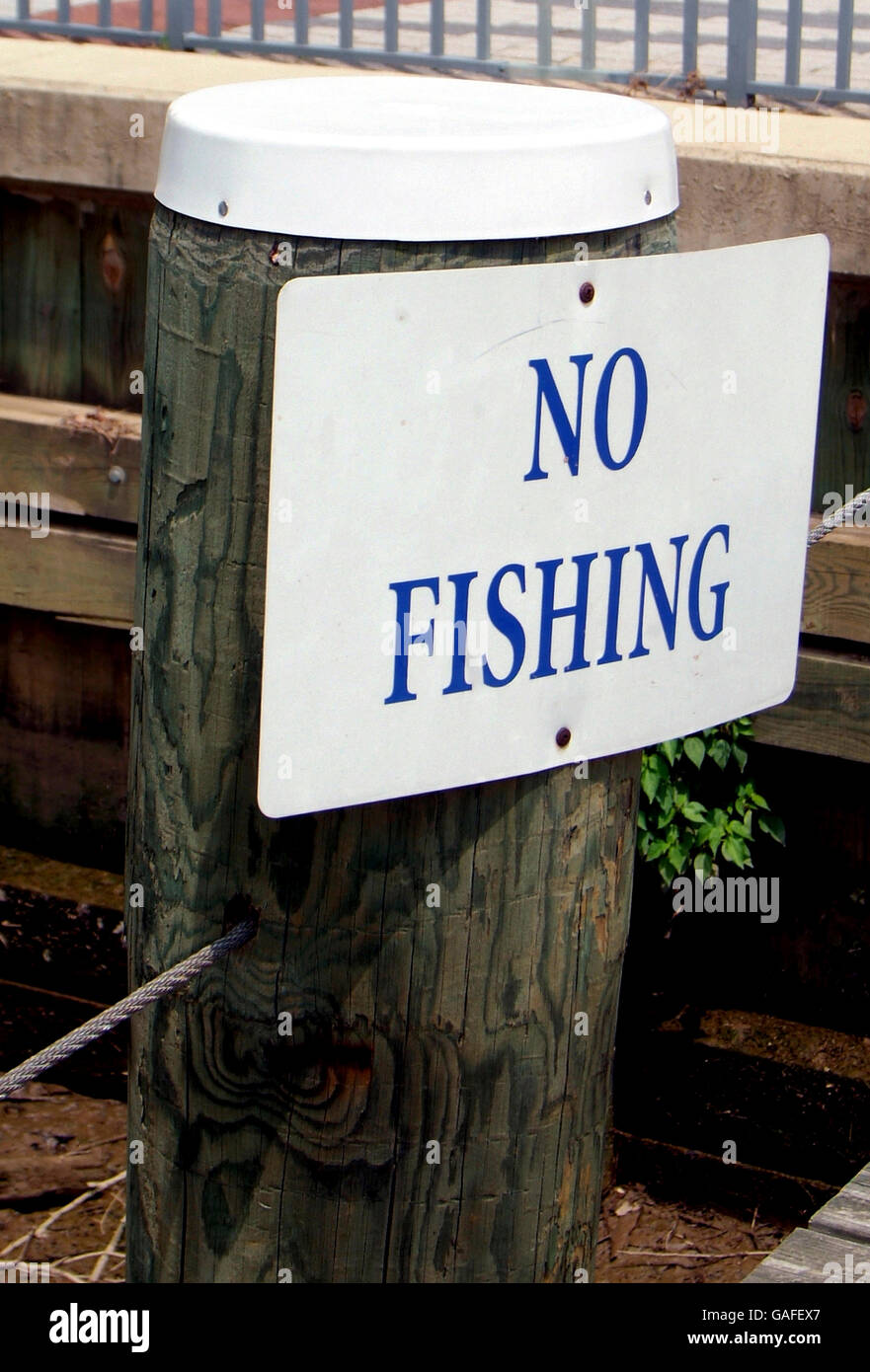 On pier hi-res stock photography and images - Alamy