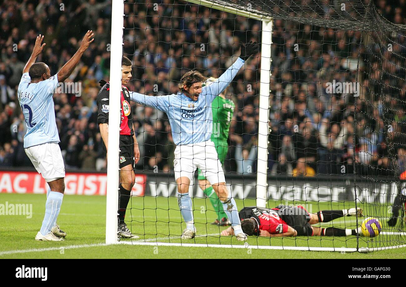Rolando bianchi scores his goal hi-res stock photography and images - Alamy