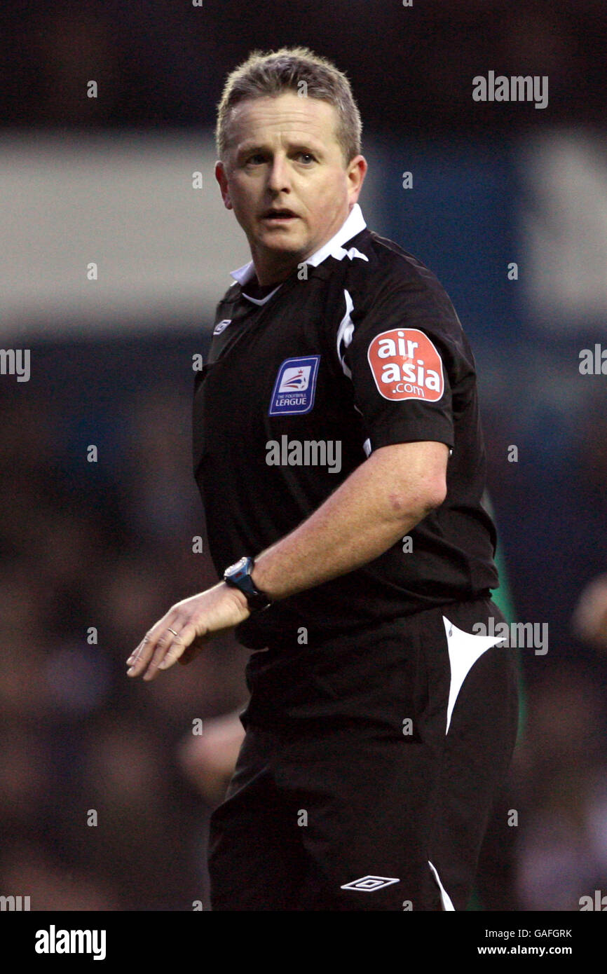 Referee colin webster hi-res stock photography and images - Alamy
