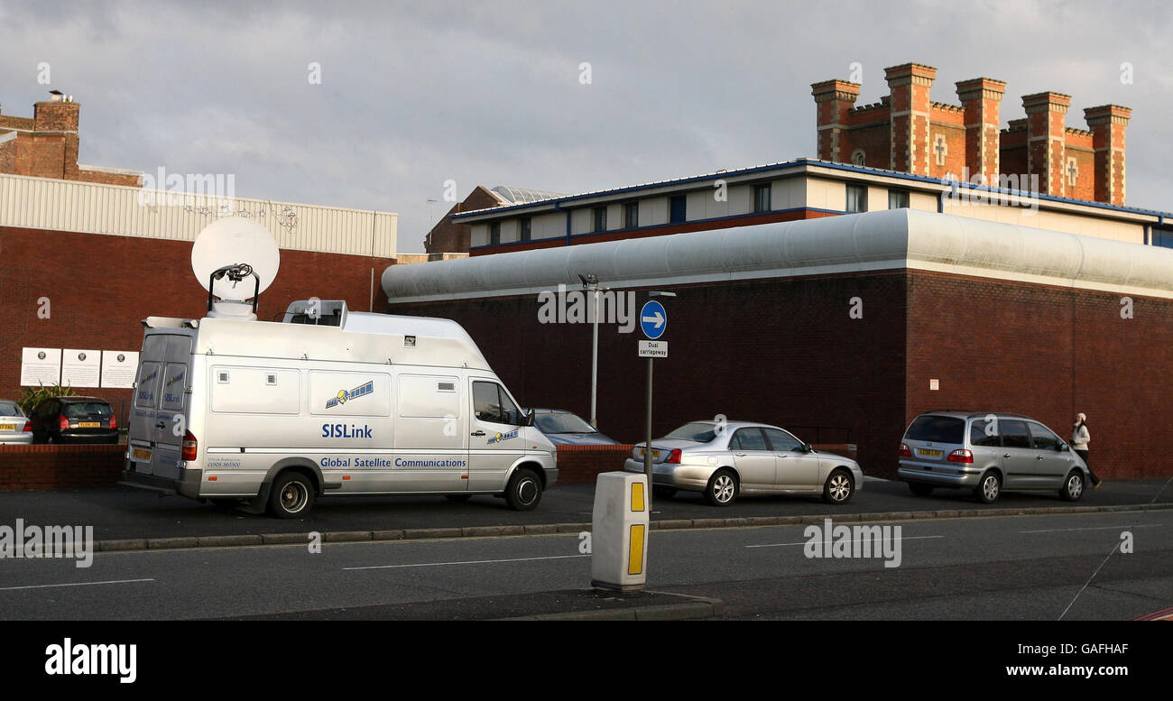 An SIS Link van outside HMP Liverpool, also known as Walton prison ...
