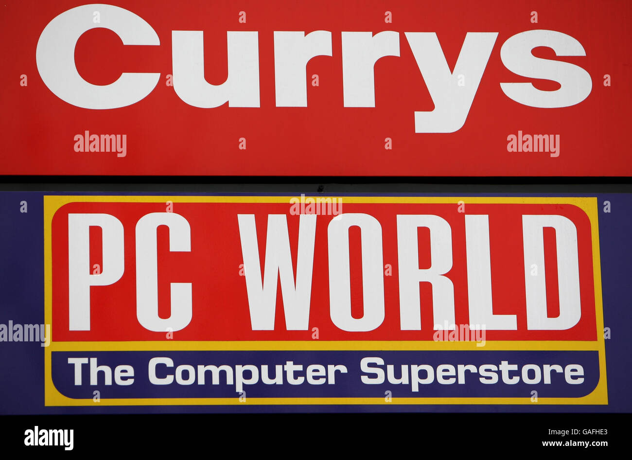 Sign pc world computer superstore hi-res stock photography and images ...