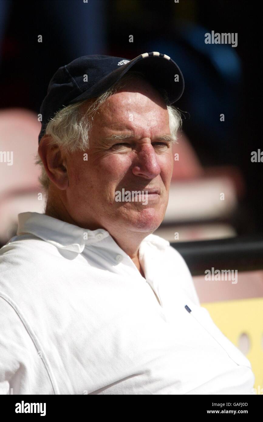 Former england coach jack rowell hi-res stock photography and images ...