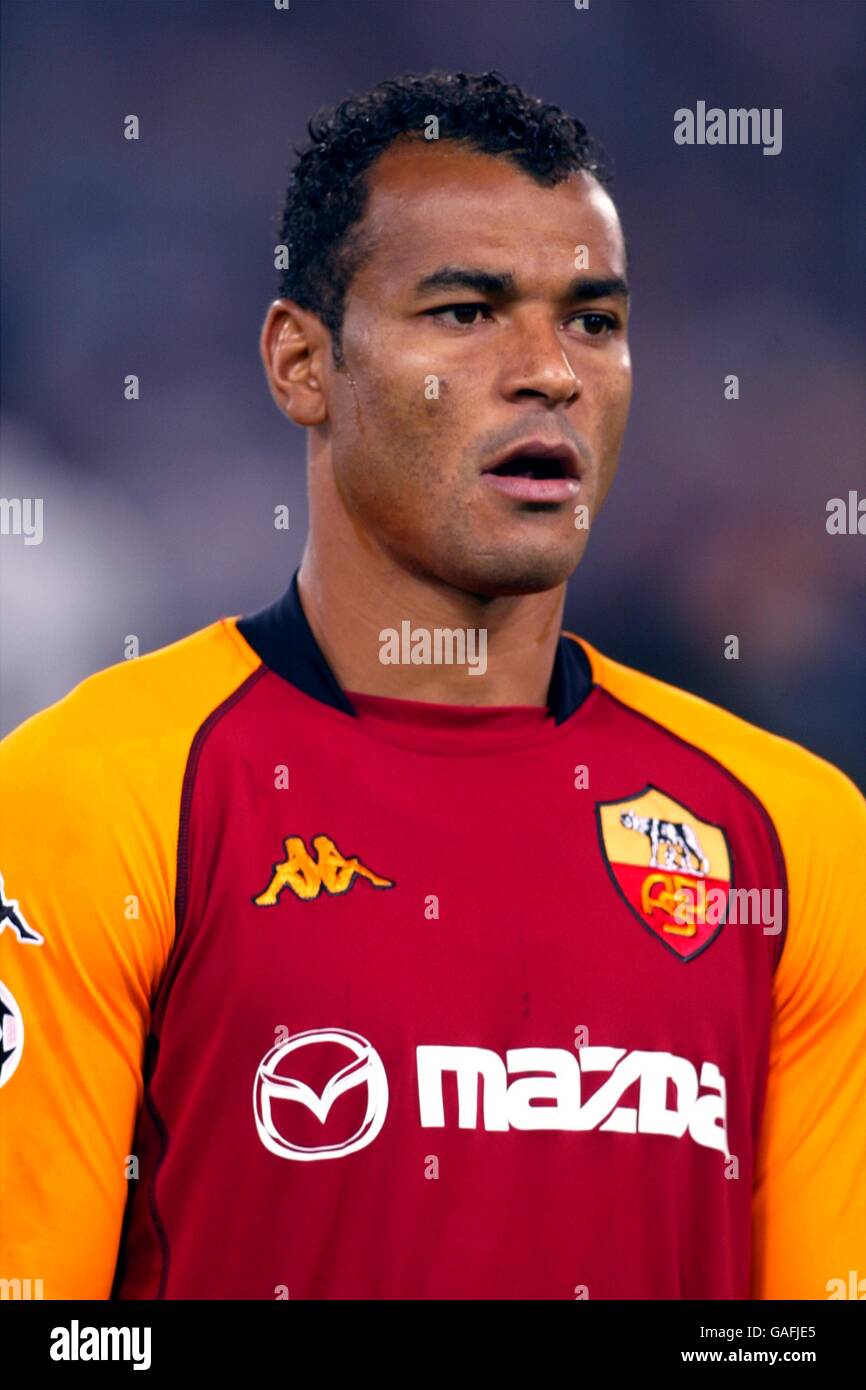 Roma v real madrid cafu hi-res stock photography and images - Alamy