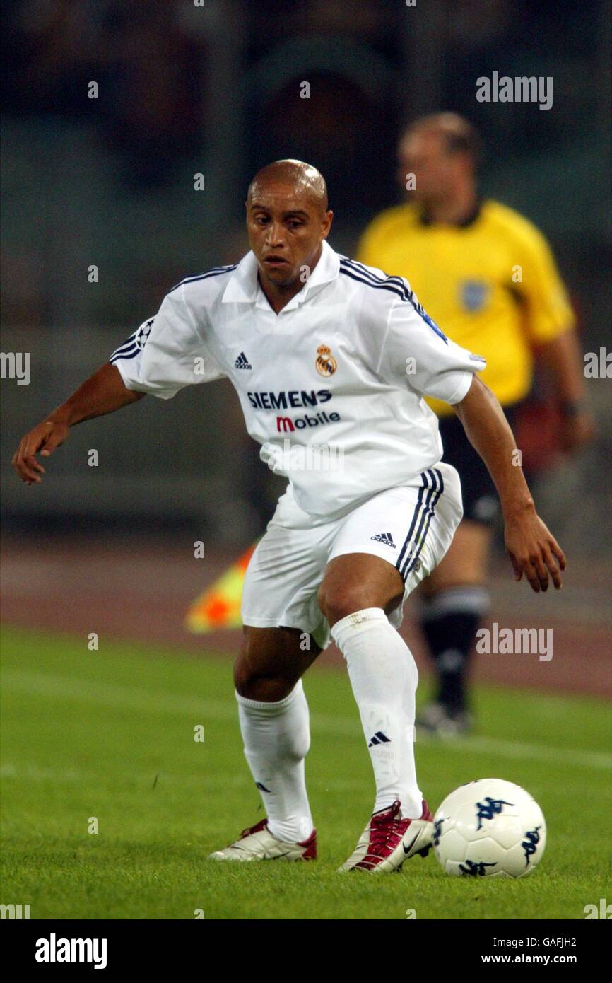 Roberto carlos real madrid hi-res stock photography and images - Alamy