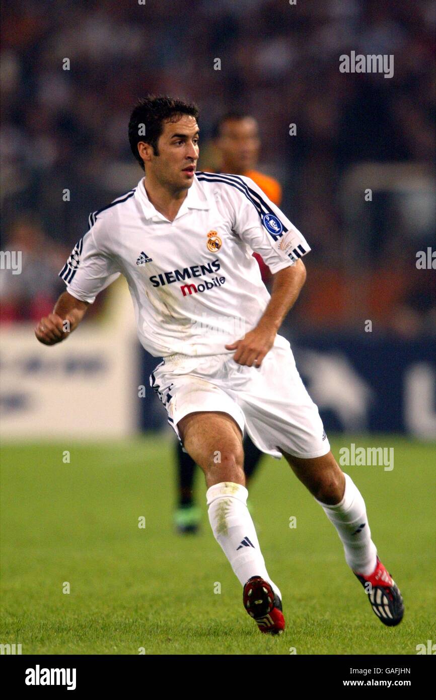 Raul real madrid hi-res stock photography and images - Alamy