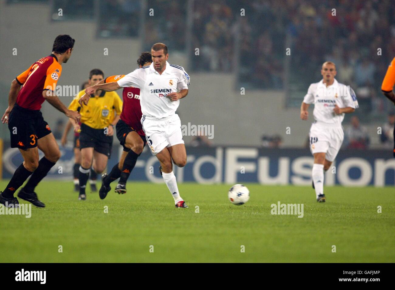 Zidane real madrid roma hi-res stock photography and images - Alamy