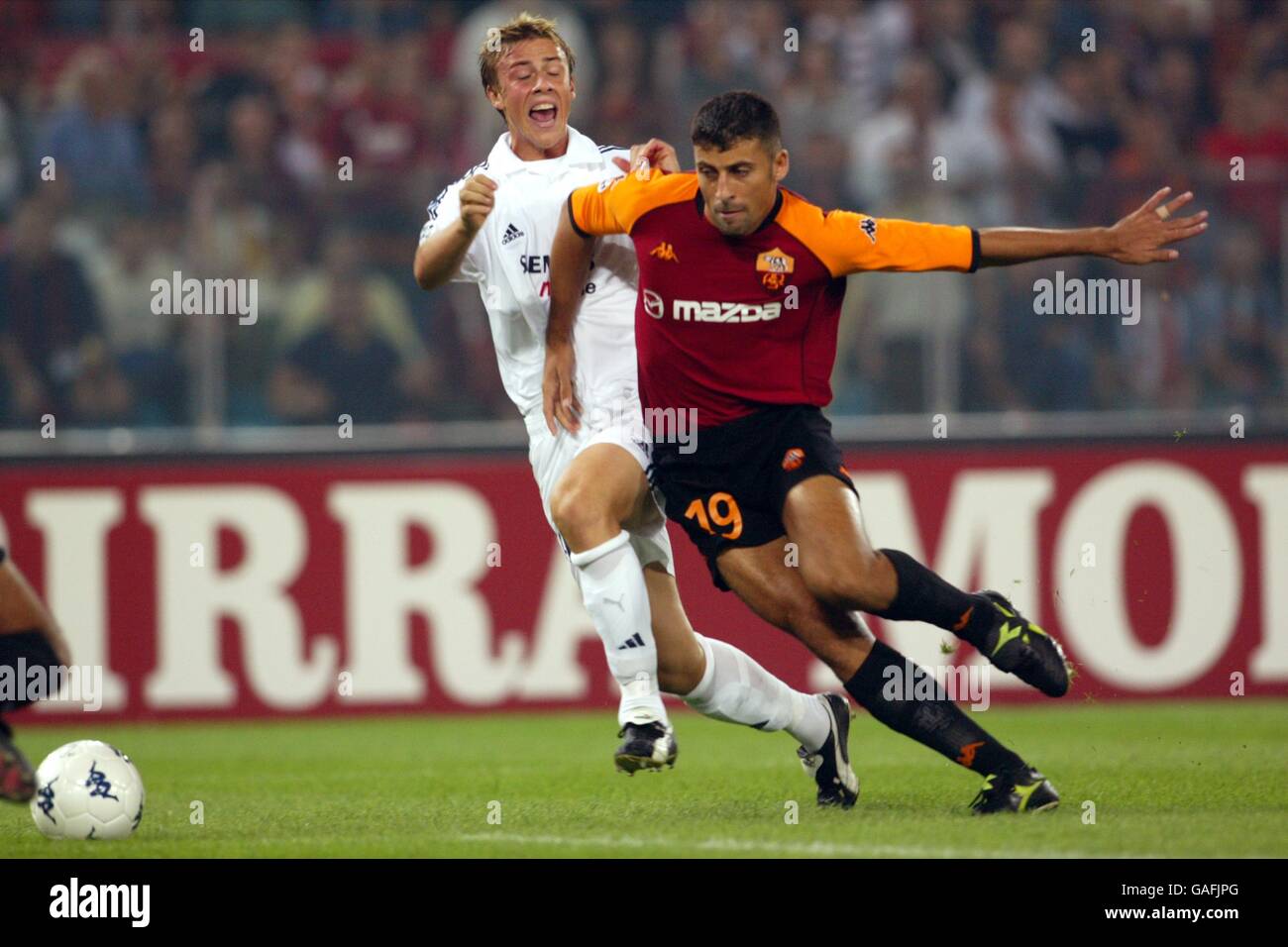 Real madrids walter samuel hi-res stock photography and images - Alamy