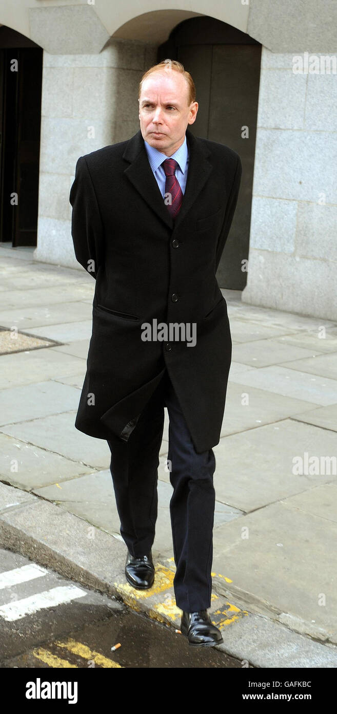 Leaves central criminal courts hi-res stock photography and images - Alamy