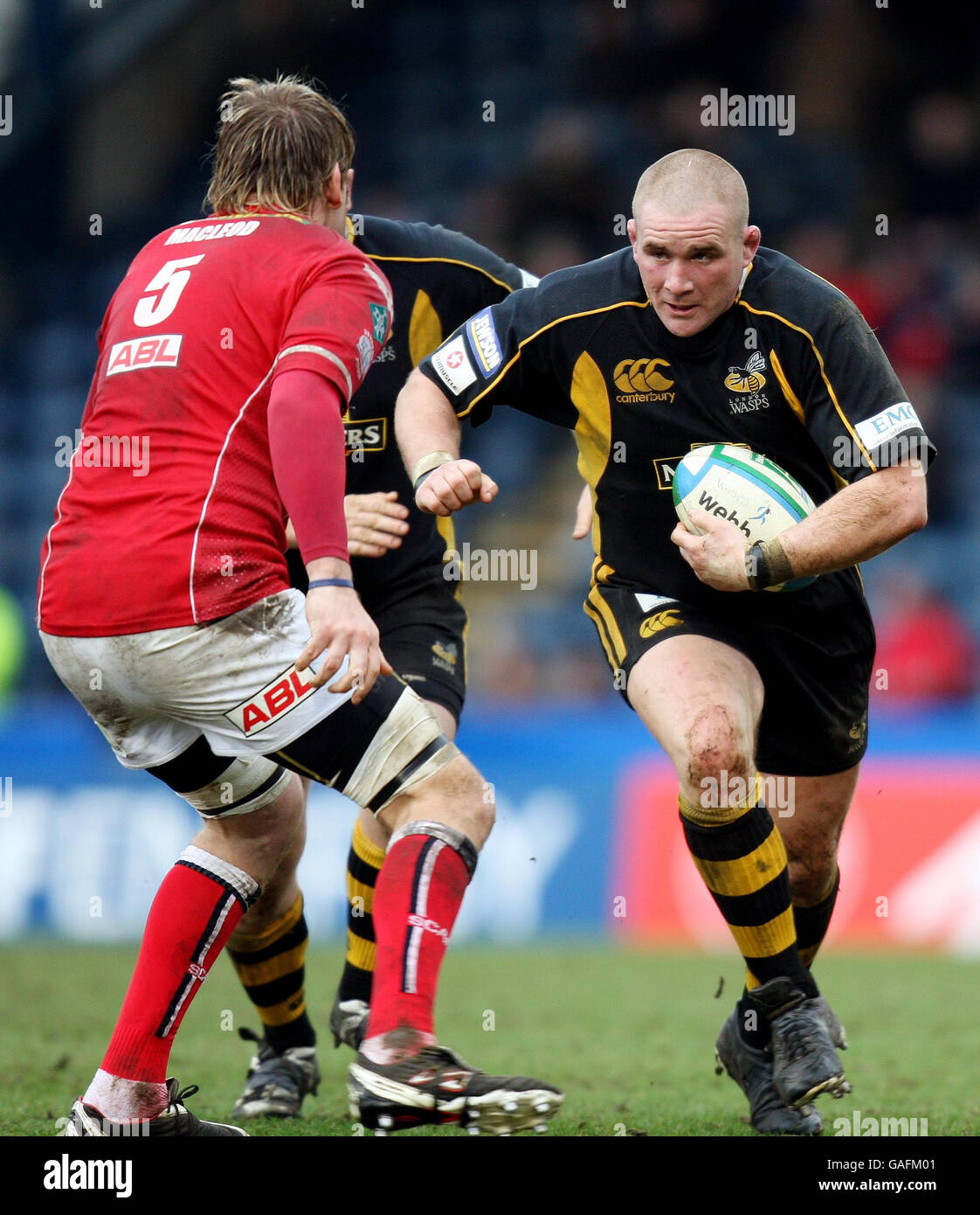 Rugbyu wasps full length action ball tackle tackling england mangrs hi ...