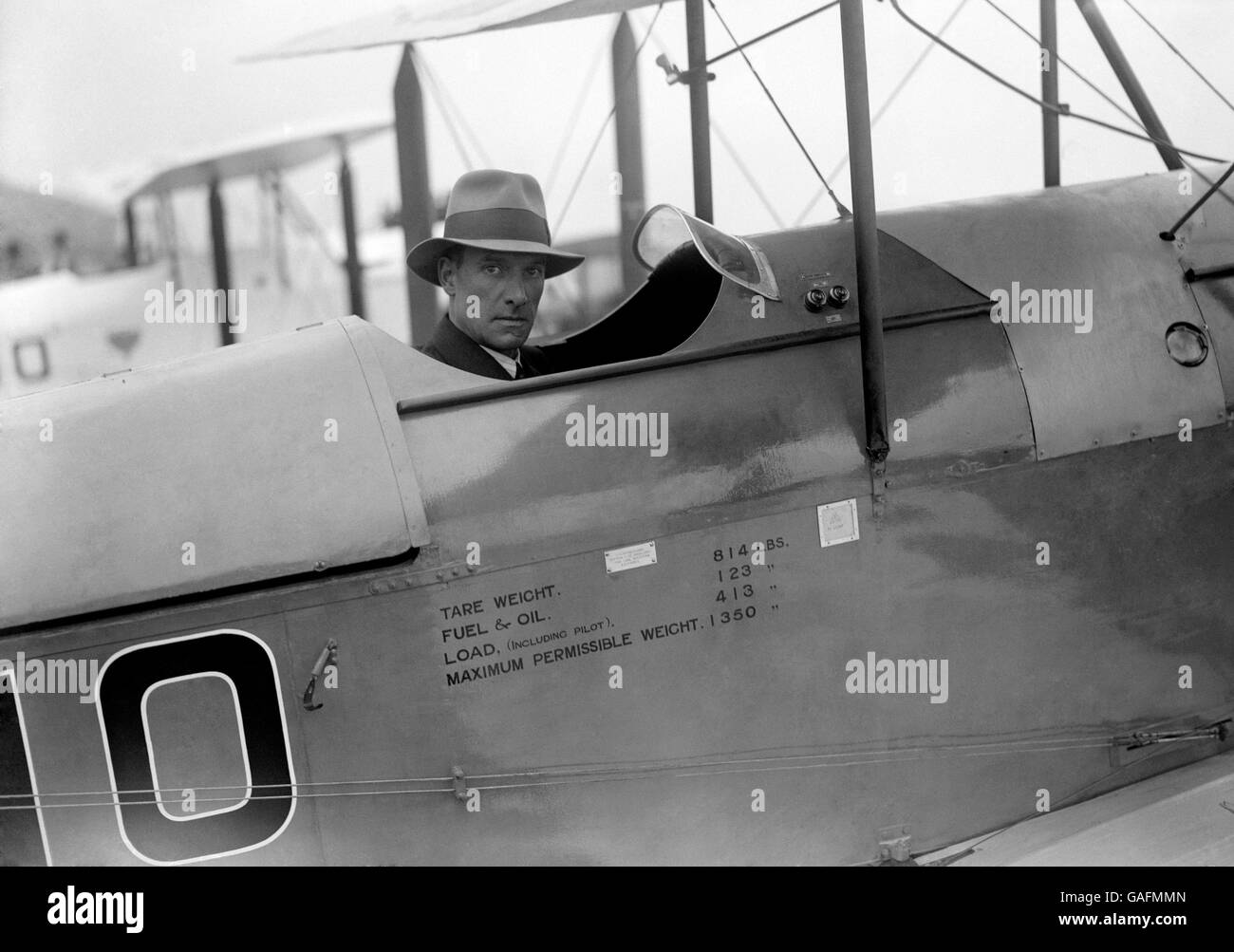 Captain geoffrey de havilland hi-res stock photography and images - Alamy