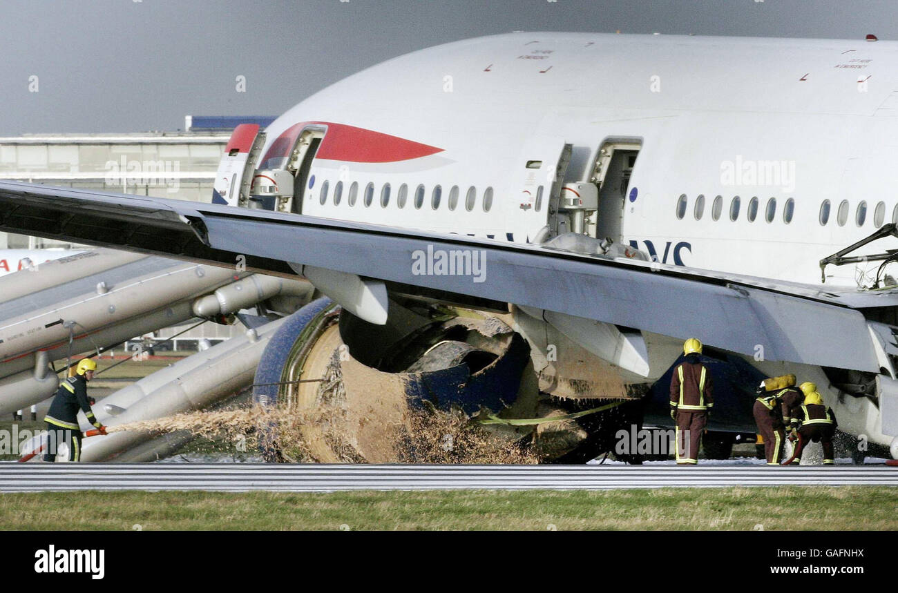 Aircraft evacuation slides hi-res stock photography and images - Alamy
