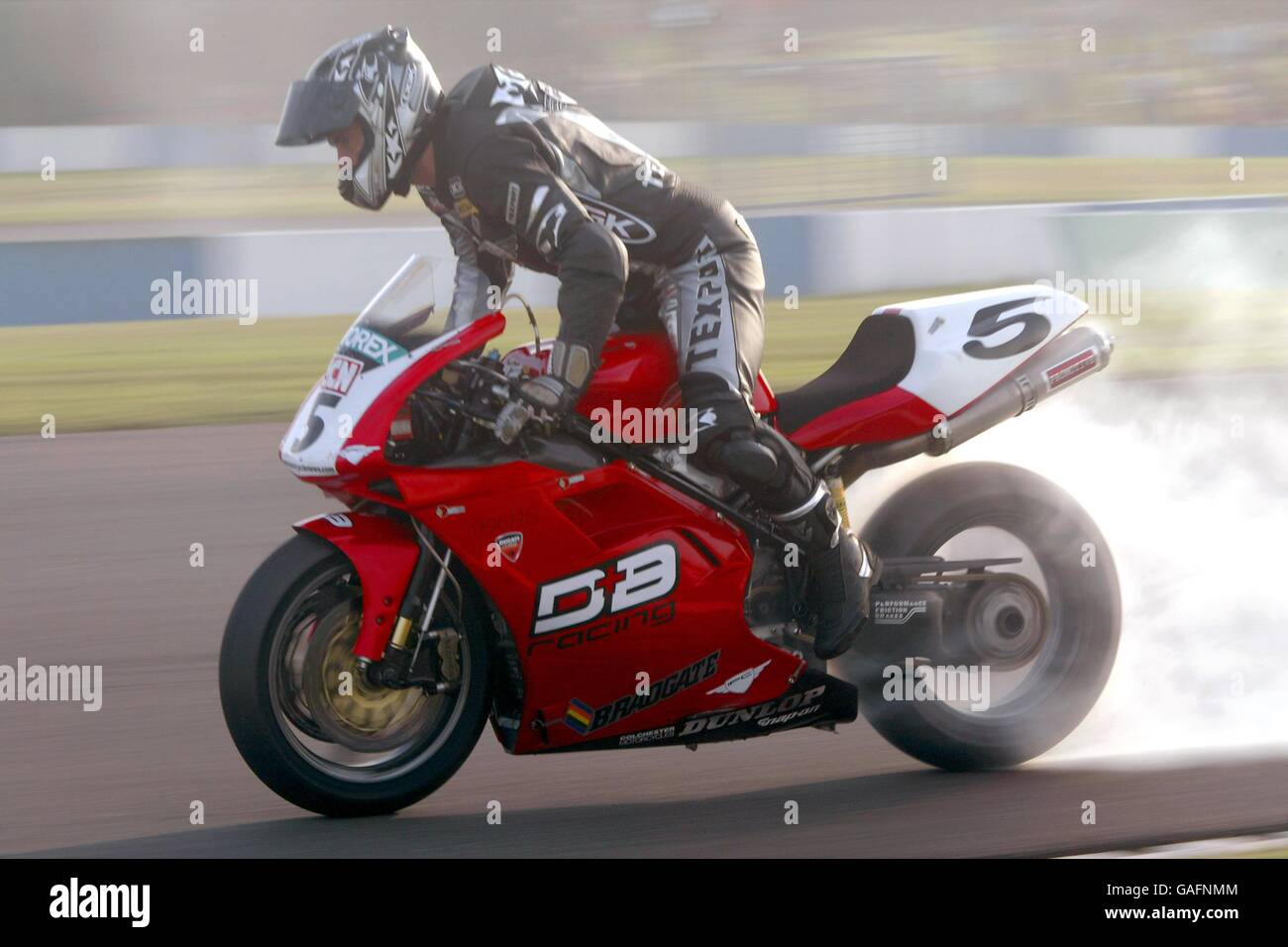 Motorcycling - British Superbikes - Donington Park Stock Photo - Alamy
