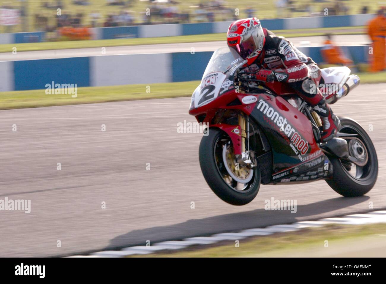 Motorcycling - British Superbikes - Donington Park Stock Photo - Alamy