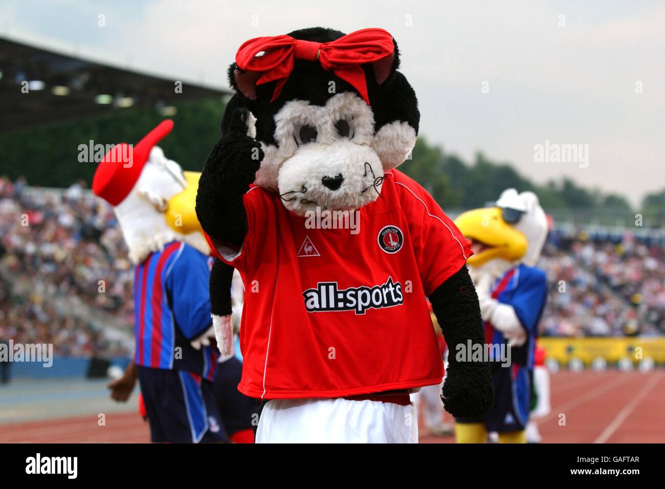Athletics mascot hi-res stock photography and images - Alamy