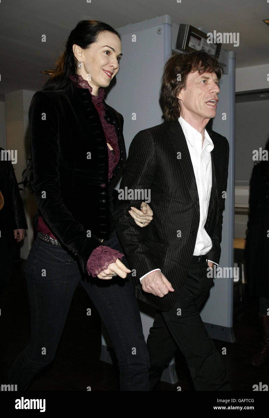 Mick Jagger and L'Wren Scott arrive for the Led Zeppelin tribute ...