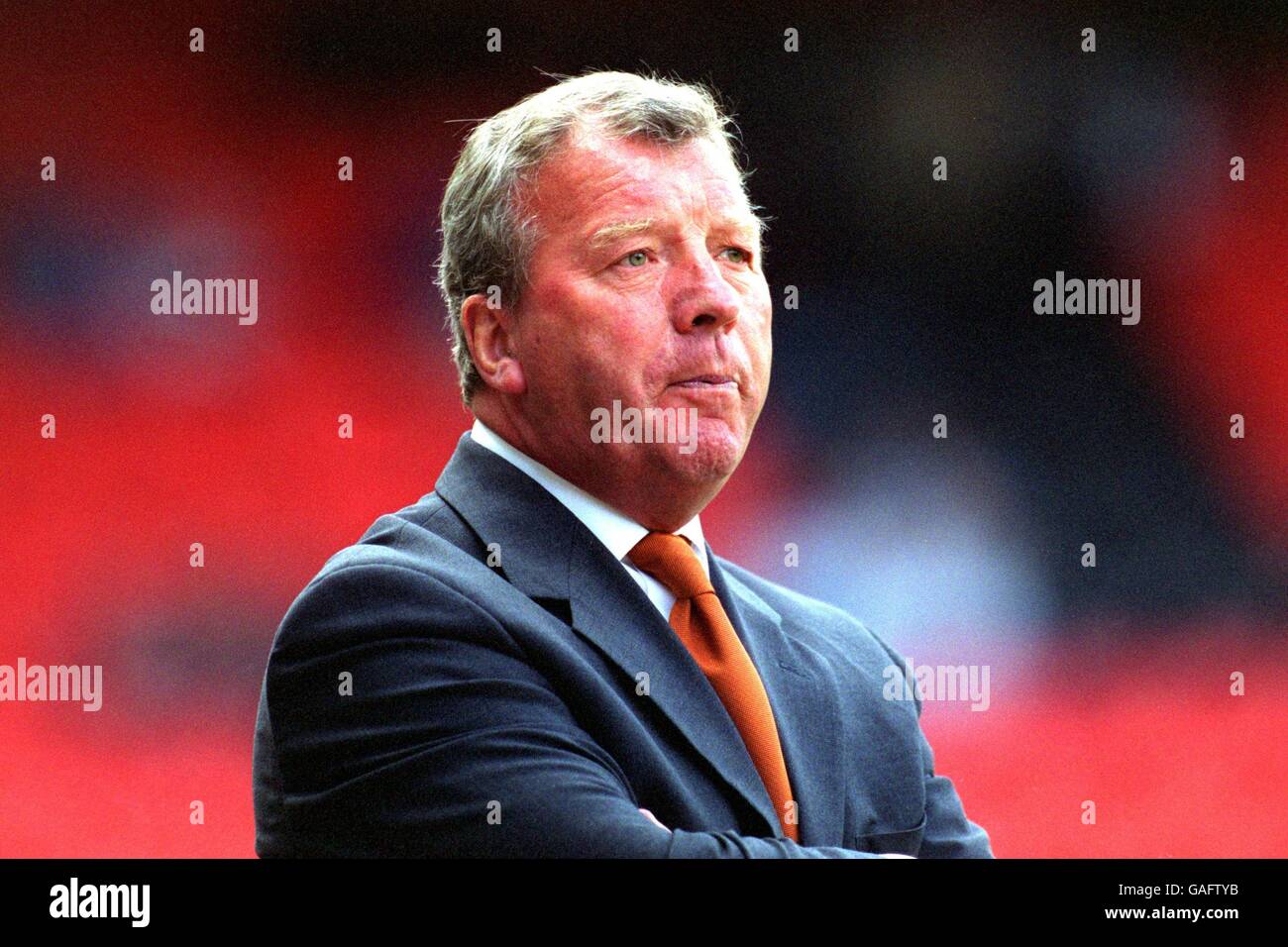 Dundee uniteds manager alex smith watches the game hi-res stock ...