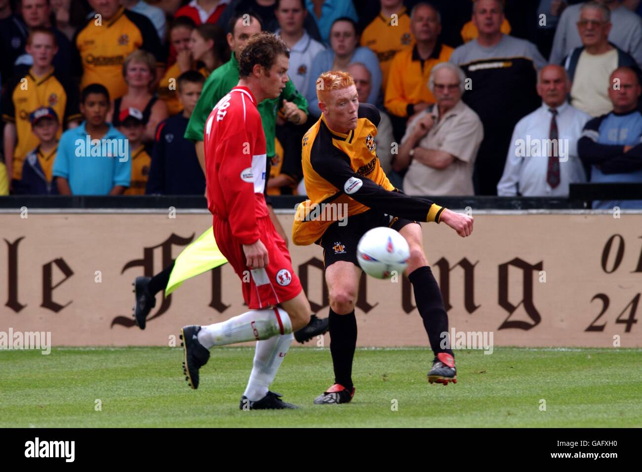 (L-R) Leyton Orient's Matthew Lockwood and Cambridge United's Dave ...
