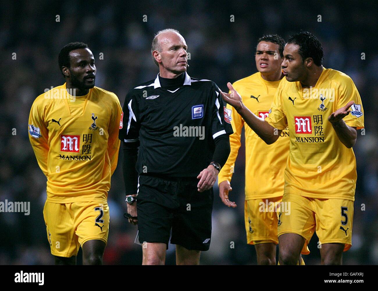 Football referee steve bennett High Resolution Stock Photography and ...