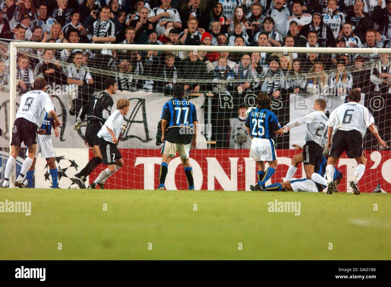 Inter milans goalkeeper francesco toldo hi-res stock photography and ...