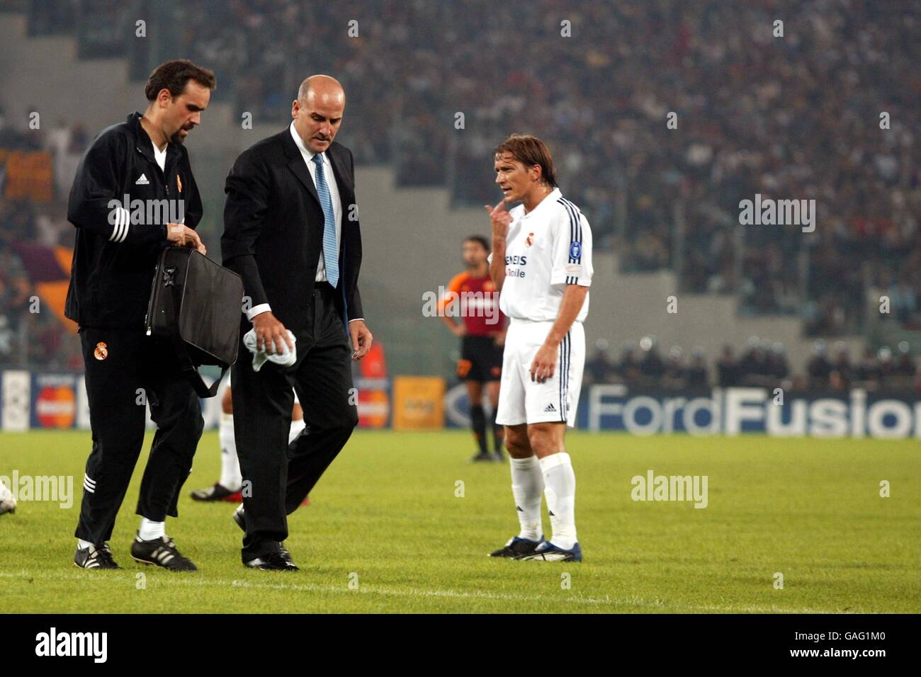 Real madrid doctor hi-res stock photography and images - Alamy