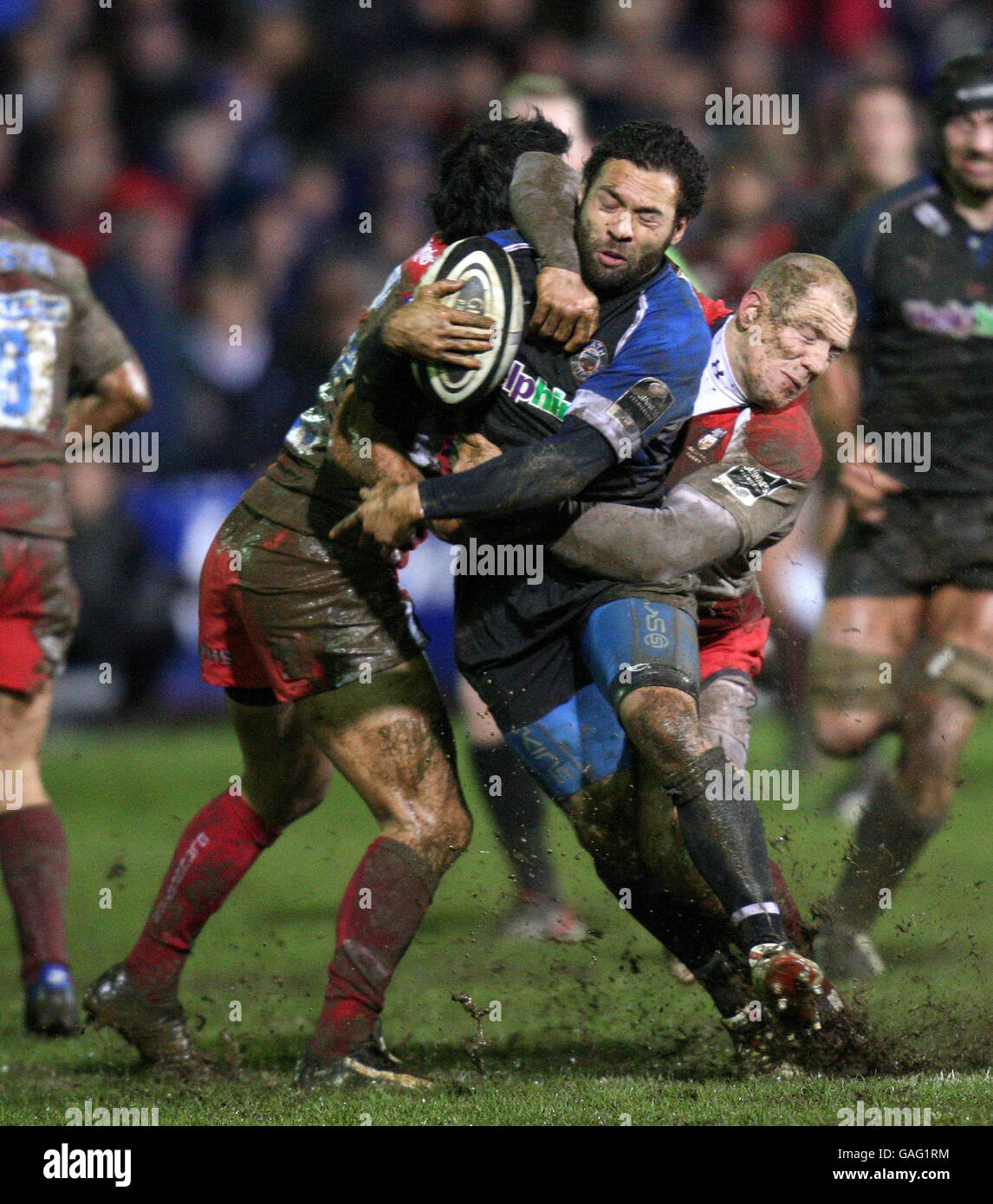 Muddy rugby players hi-res stock photography and images - Alamy